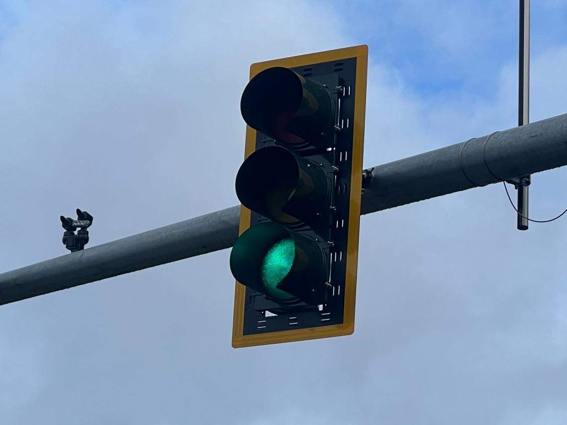 Is it OK in SC to drive through yellow traffic lights? Here's what the ...