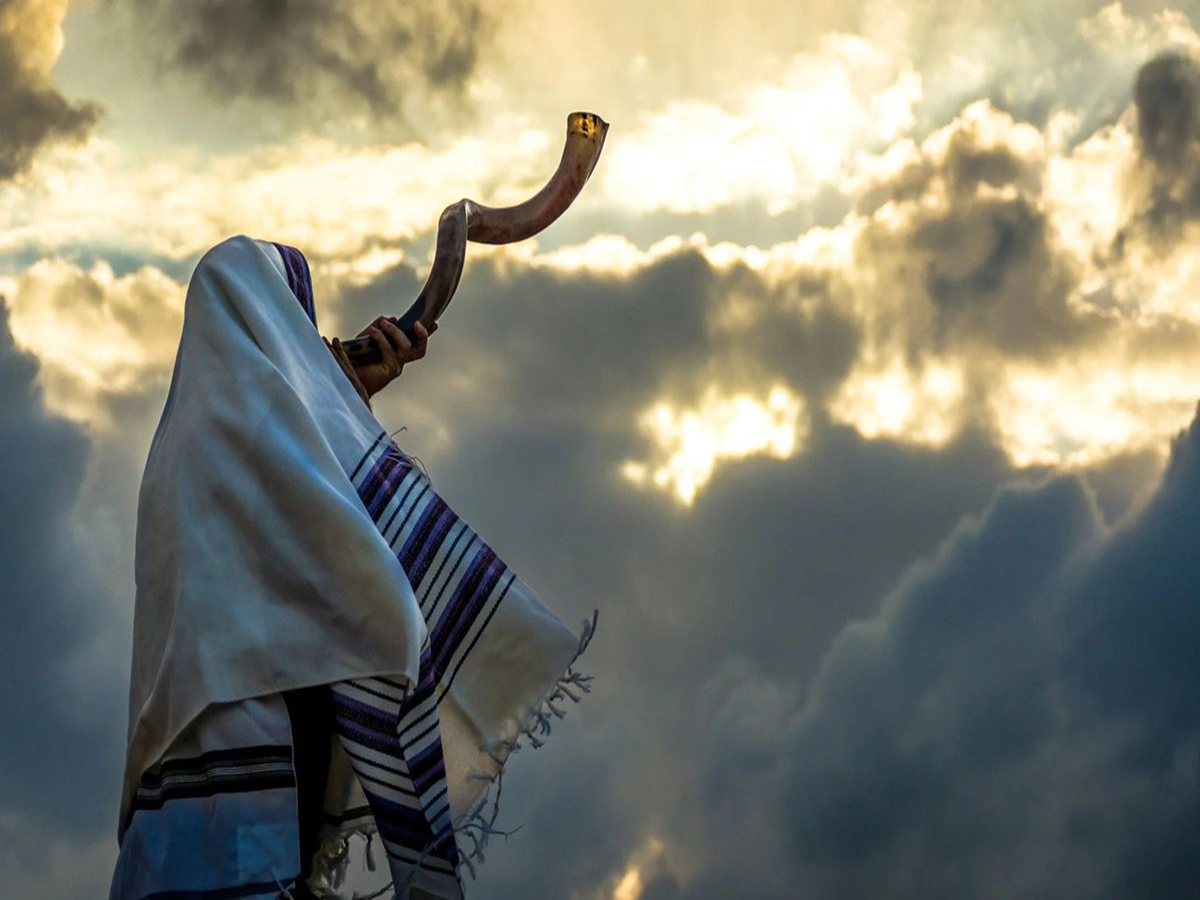Yom Kippur do's and don'ts: No intimacy, bathing, applying makeup on ...