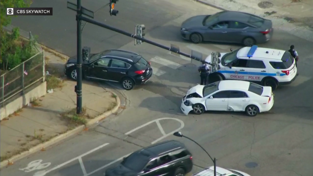 U.S. border patrol agents detain person after crash on Chicago's West Side