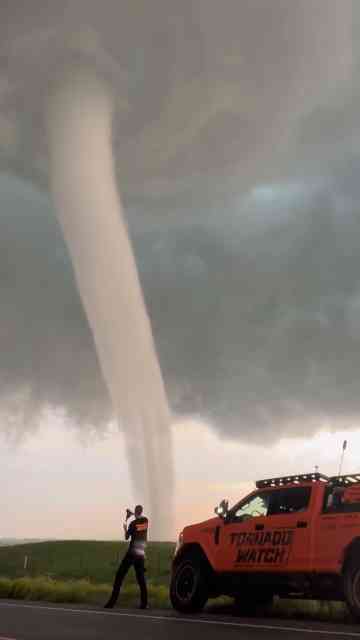 Unforgettable EF3 Tornado with 165 MPH Winds Near Gary