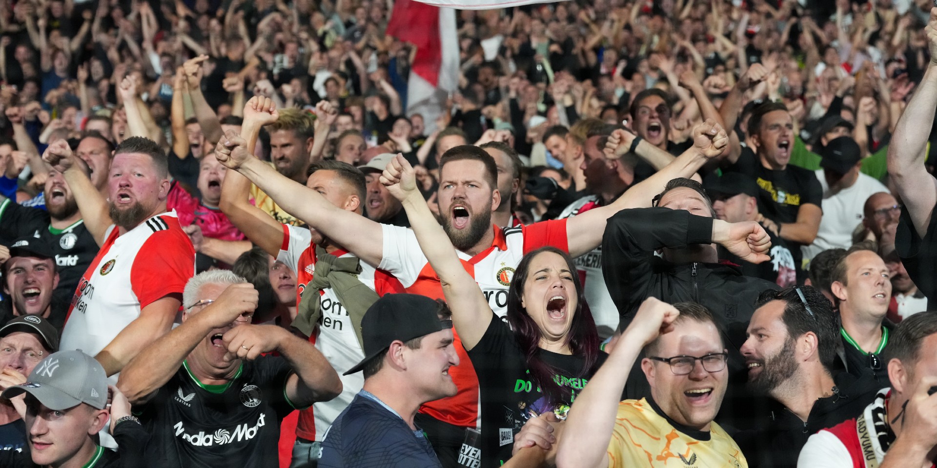 Confrontatie in Rotterdam: Feyenoord- en Aston Villa-fans dag voor duel ...