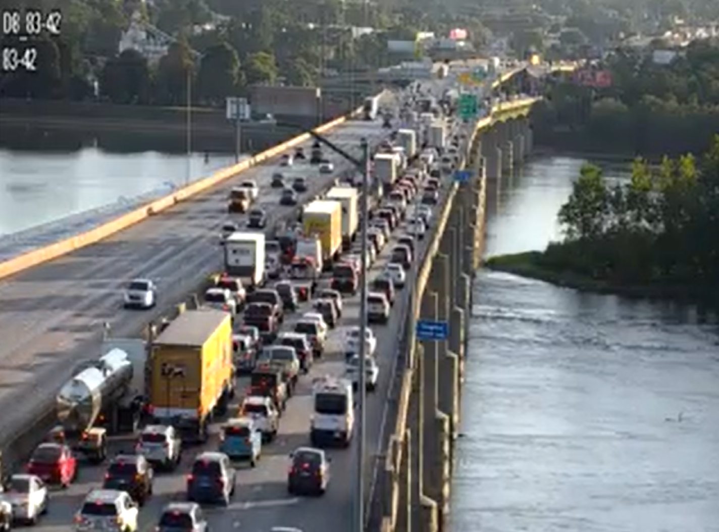 UPDATE: Box truck crash cleared after causing major backup on I-83