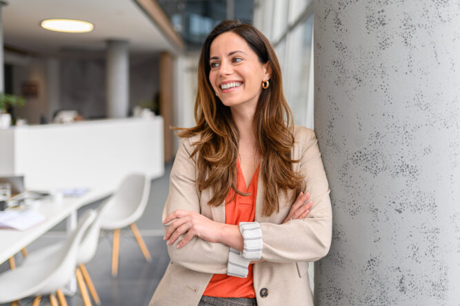 Impressive Characteristics Of Savvy Women Who Know Their Stuff