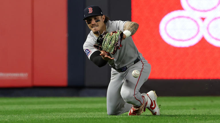 Early's historic start among fascinating Red Sox-Yankees Game 3 subplots