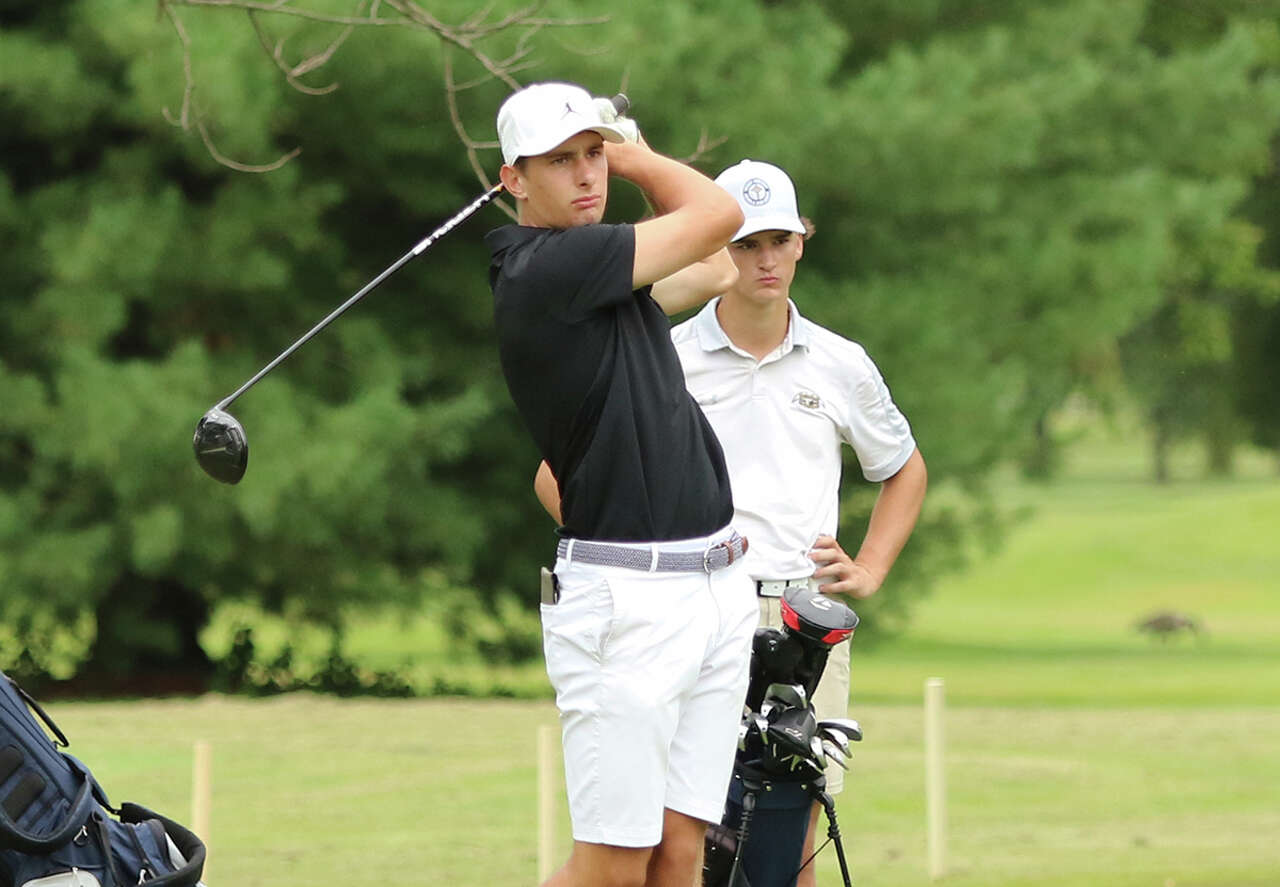 Marquette's Carson Jones wins 2A regional; Edwardsville, Alton advance ...