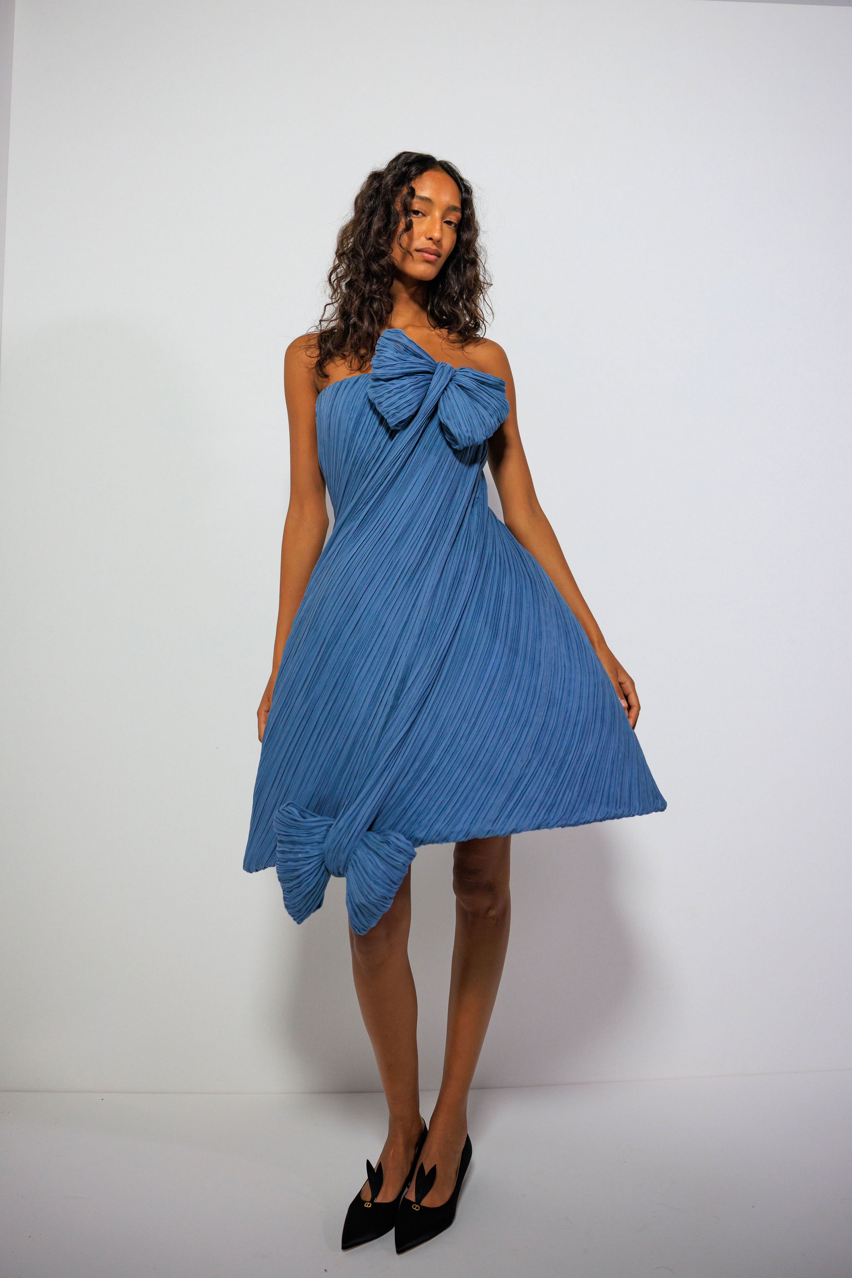 À quoi ressemble la beauté Dior selon Jonathan Anderson ? Immersion ...