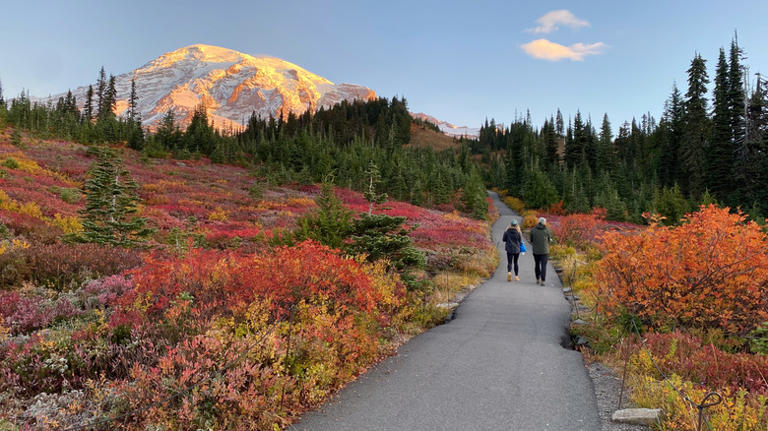 Here's What The Old Farmer's Almanac Is Predicting For October Weather
