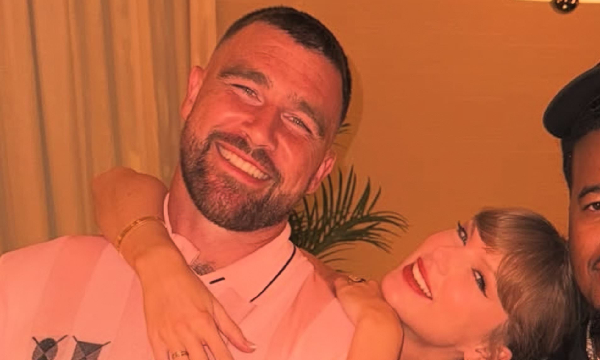 Taylor Swift and Travis Kelce party at his Kansas City restaurant ahead ...