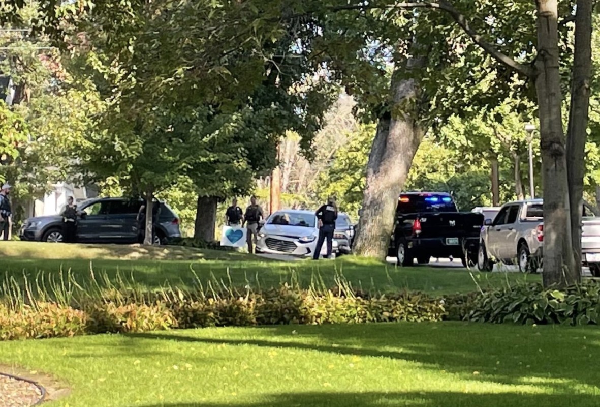Large police presence in Edina amid stolen vehicles investigation