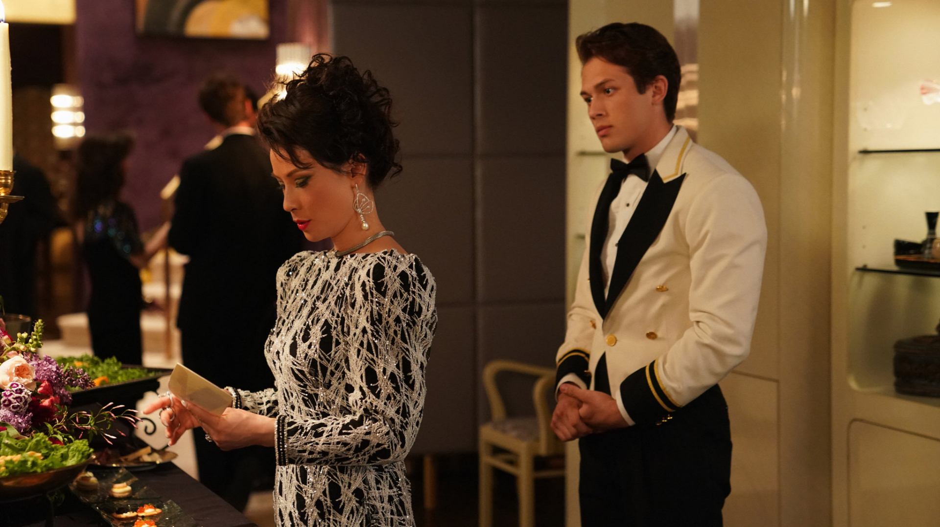 15 shows for fans of ‘Your Friends & Neighbors’