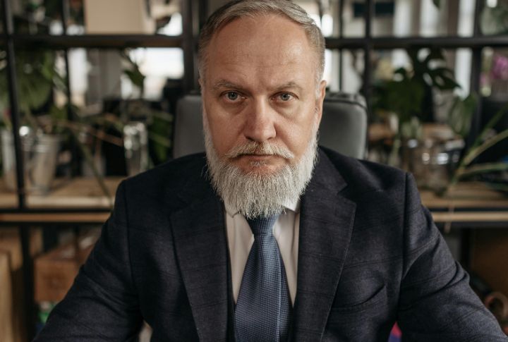 20 Traits In Older Men That Women Find Attractive