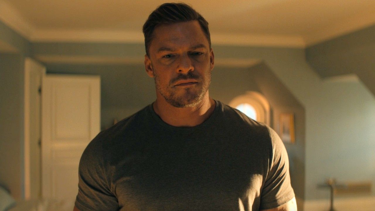 Reacher's Alan Ritchson Shows Off How He Hides All Of His Tattoos In ...