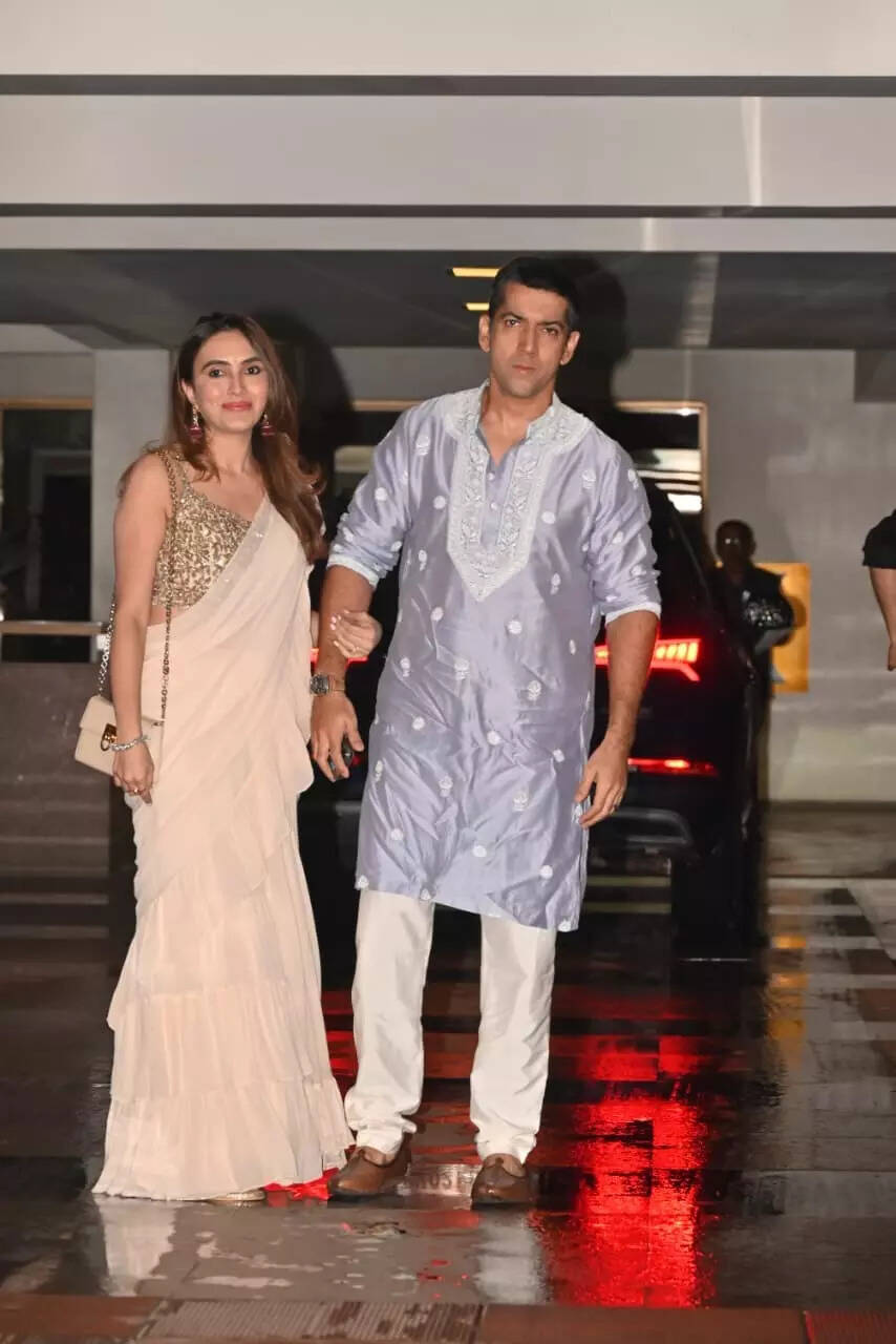 Anshula Kapoor and Rohan Thakkar host engagement bash on Dussehra; Arjun, Shanaya, Harsh ...