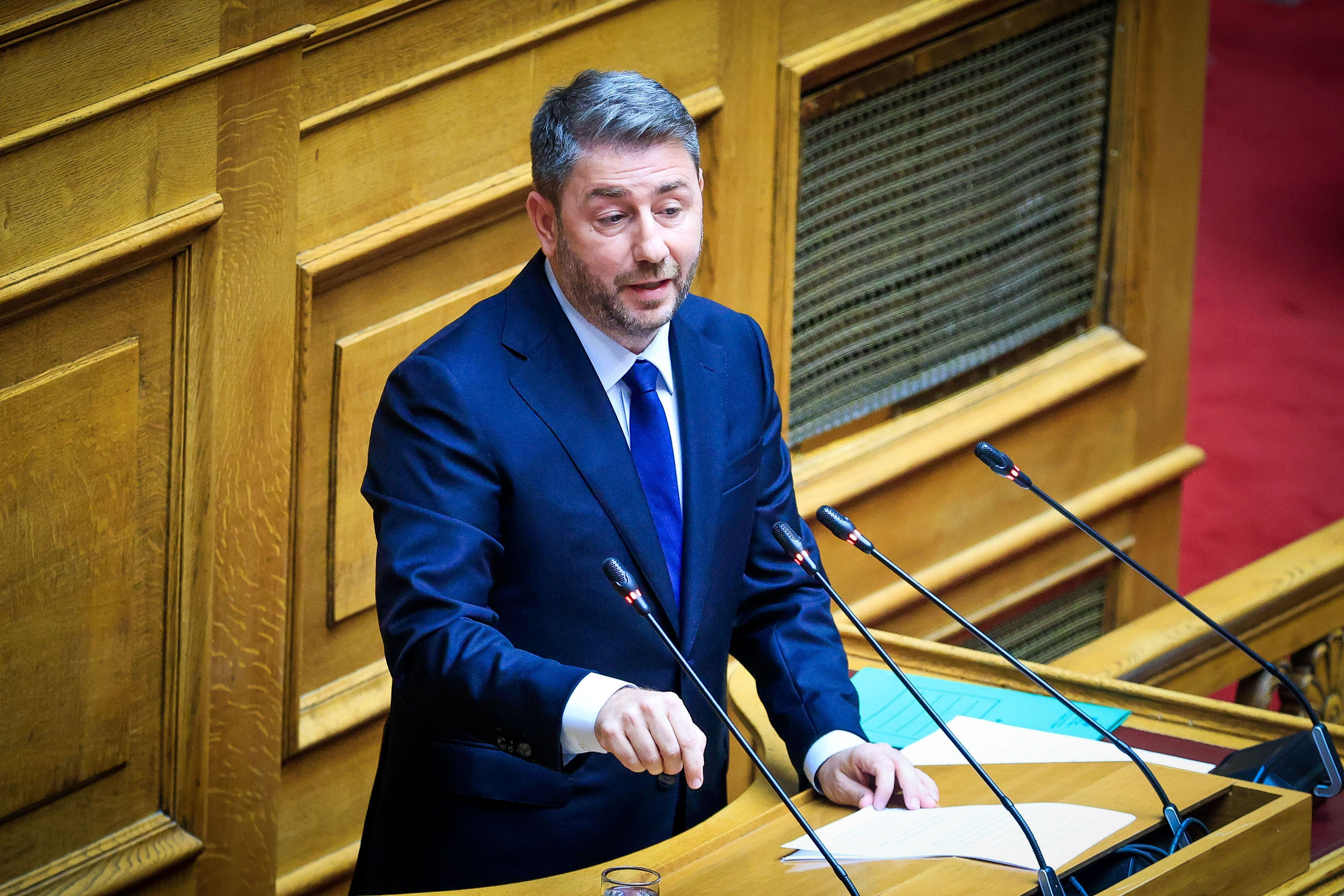 Ανδρουλάκης: Θεατρική παράσταση "Περιμένοντας τον Μυλωνάκη"