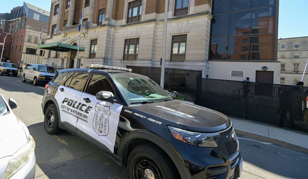 2 juveniles, motorist hurt in Waterbury school bus crash on Chase Ave ...