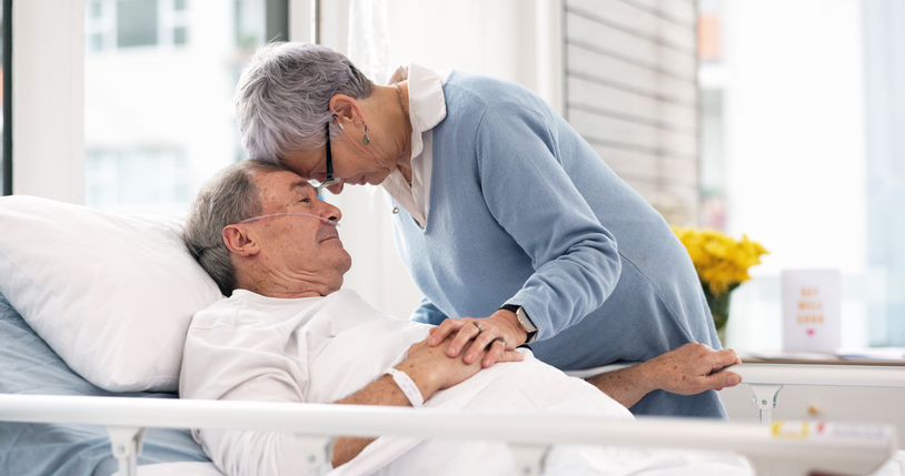 Hospice nurse explains the 4 stages your body goes through when you die