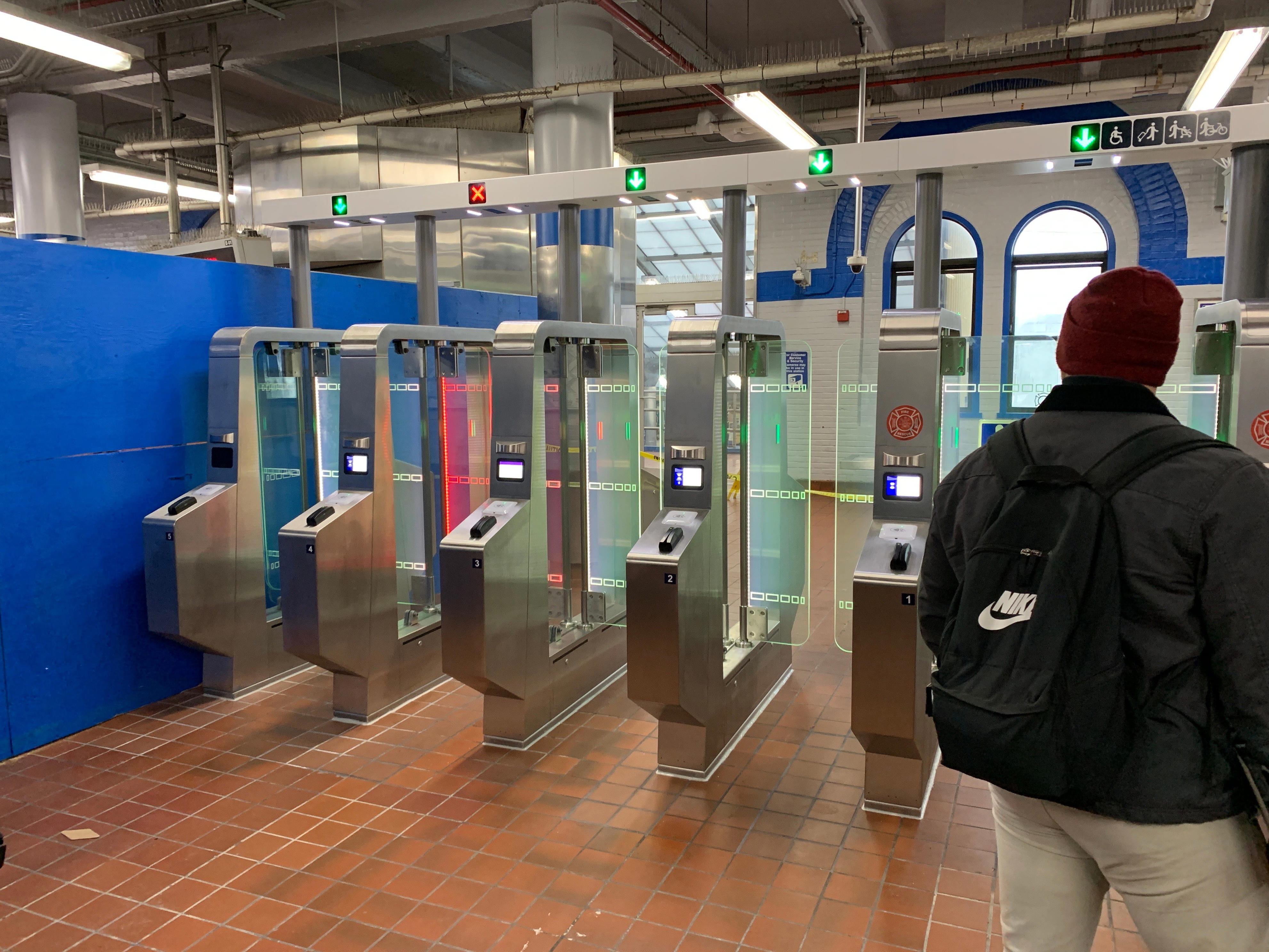 SEPTA installing full-length fare gates at City Hall Station along ...