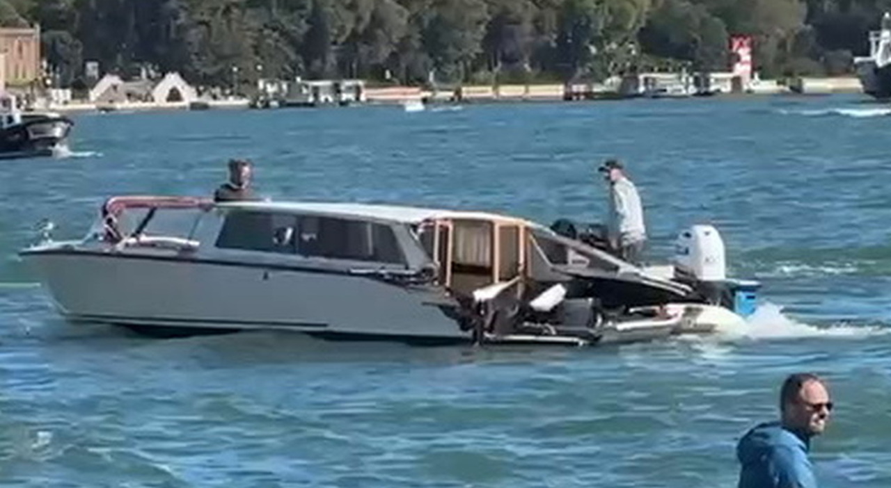 Incidente tra vaporetto e motoscafo nel bacino di San Marco davanti all ...