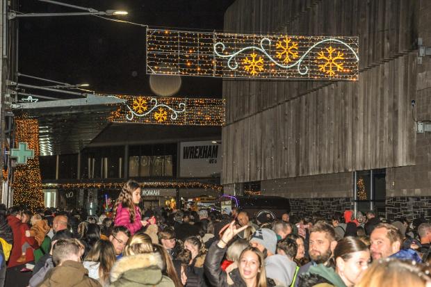 90s dance acts to join Wrexham's big Christmas lights celebration