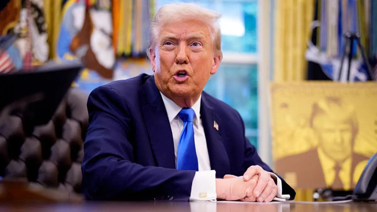 ‘Right Eye Doesn’t Open’: Trump’s Oval Office Meeting Sparks Health ...