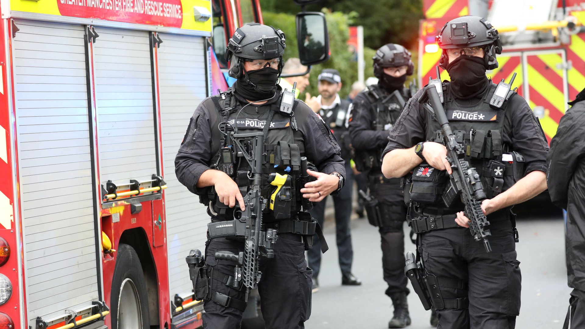 Video shows police vehicles rushing to the scene of stabbing at ...