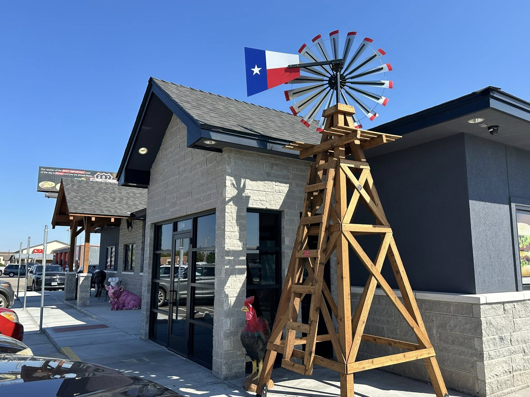 Big Country Cafe opens back up in Dumas after big fire