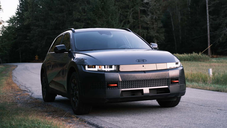 Baker Mayfield shares funny line on Sam Darnold ahead of Seahawks ...