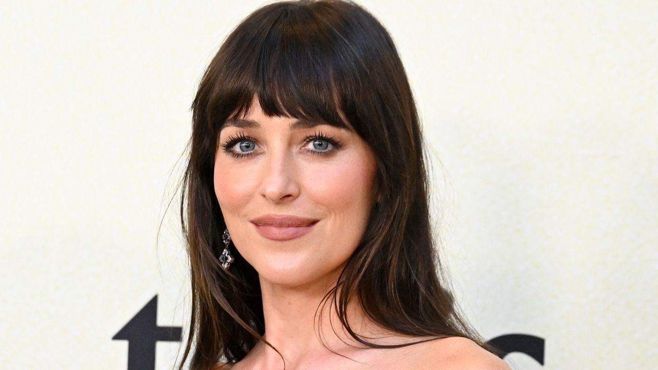 Dakota Johnson Always Rocks Her Tan Lines On The Red Carpet, And It's So Refreshing