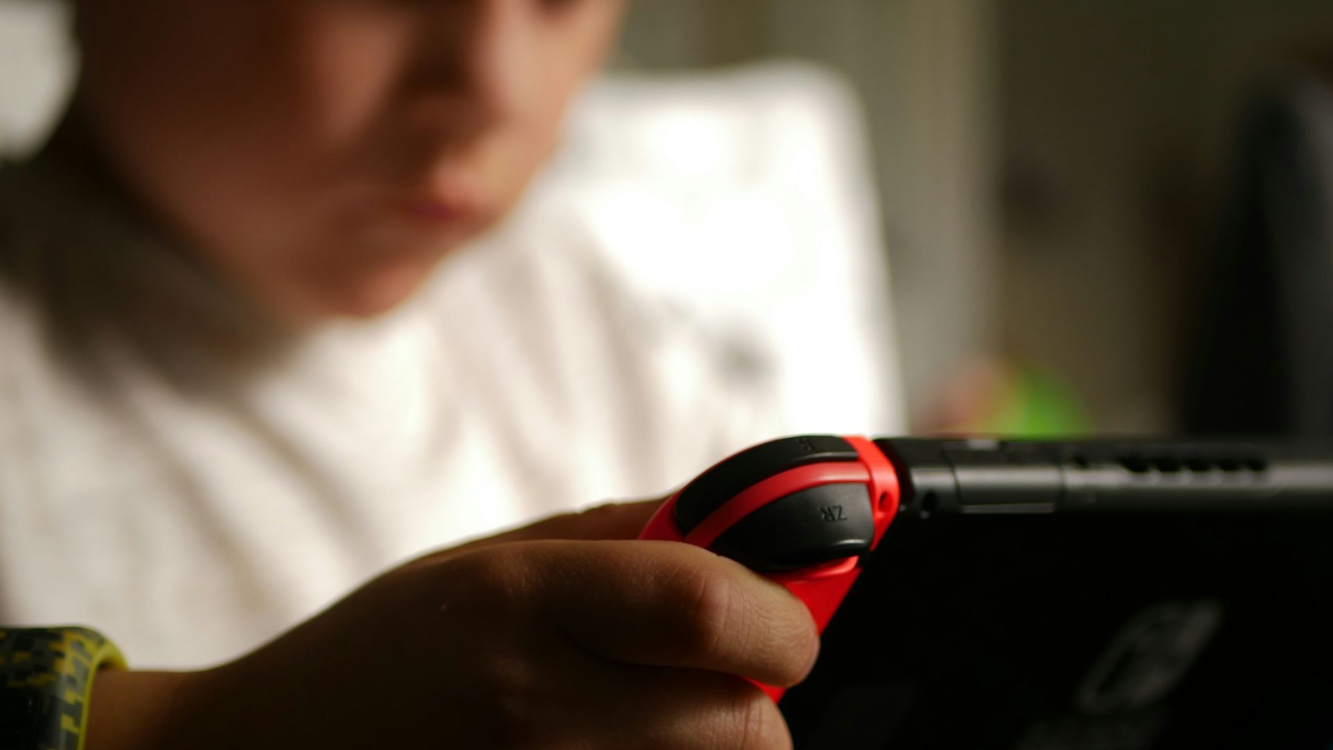 20 Signs That Your Kid Shouldn't Play Video Games Online