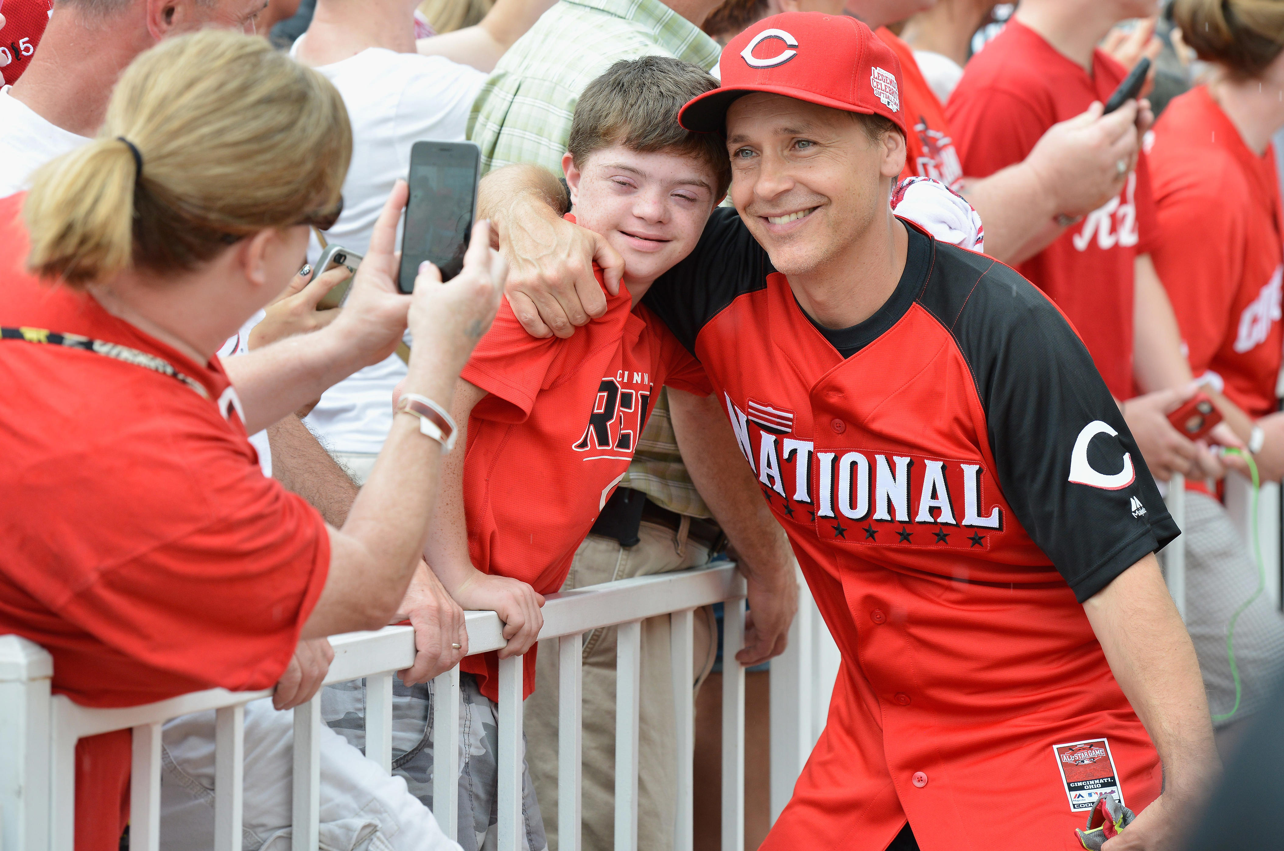 Rob Lowe's brother, Chad Lowe, speaks out on him betraying his Reds ...