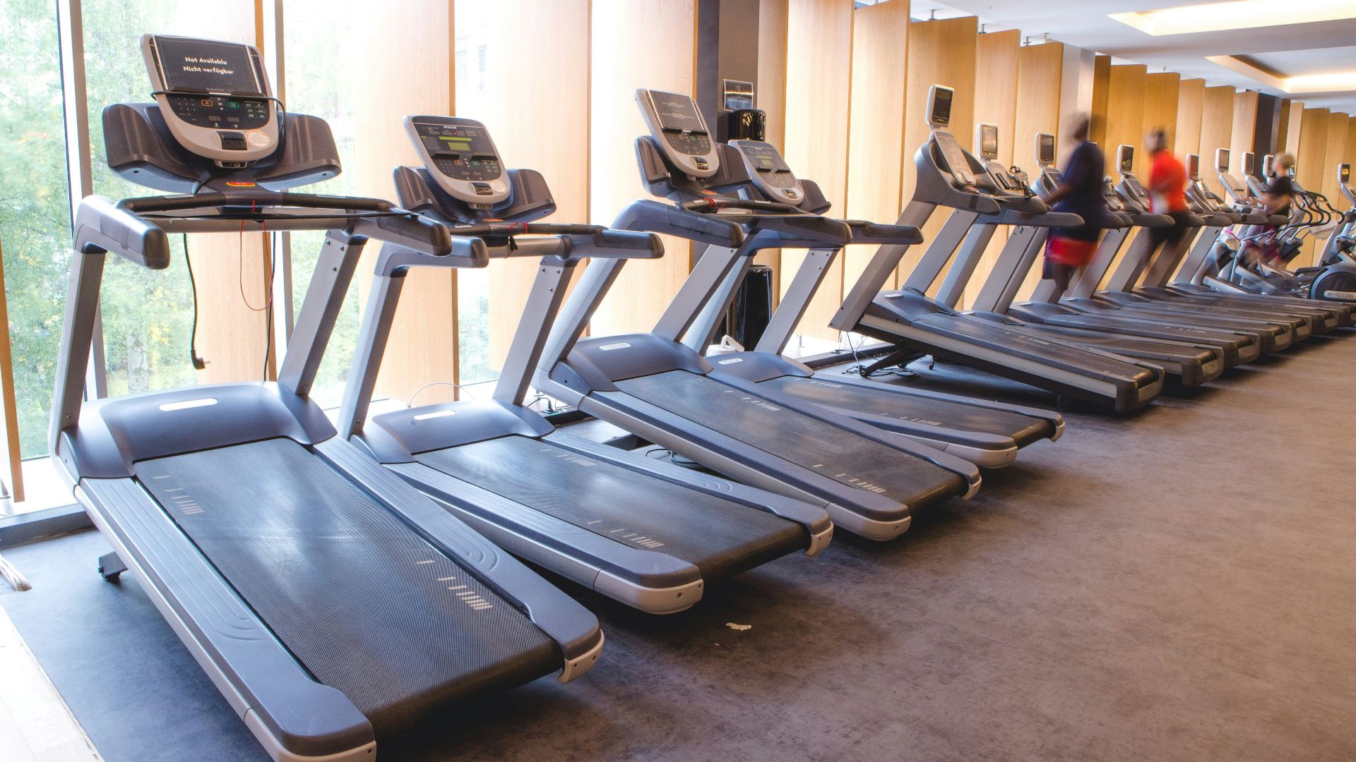 The 10 Most Popular Gym Machines & 10 Easy Workouts