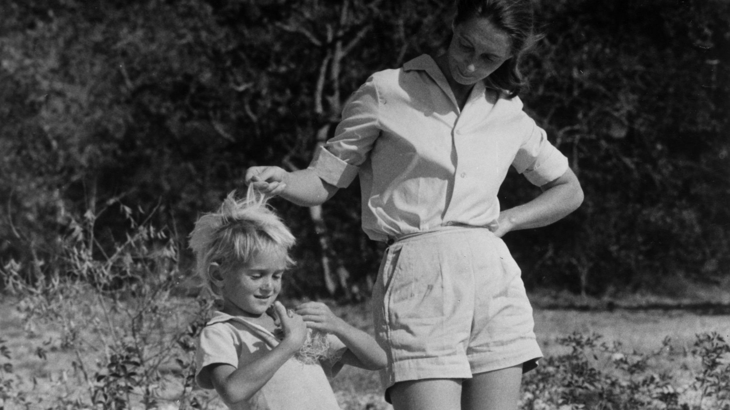 Jane Goodall : l’enfance sauvage de son fils Hugo, élevé parmi les ...
