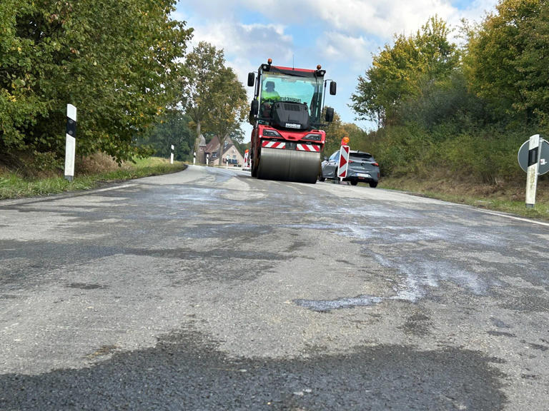 Sperrung auf B64-Auffahrt: Neue Fahrbahndecke für mehr Sicherheit