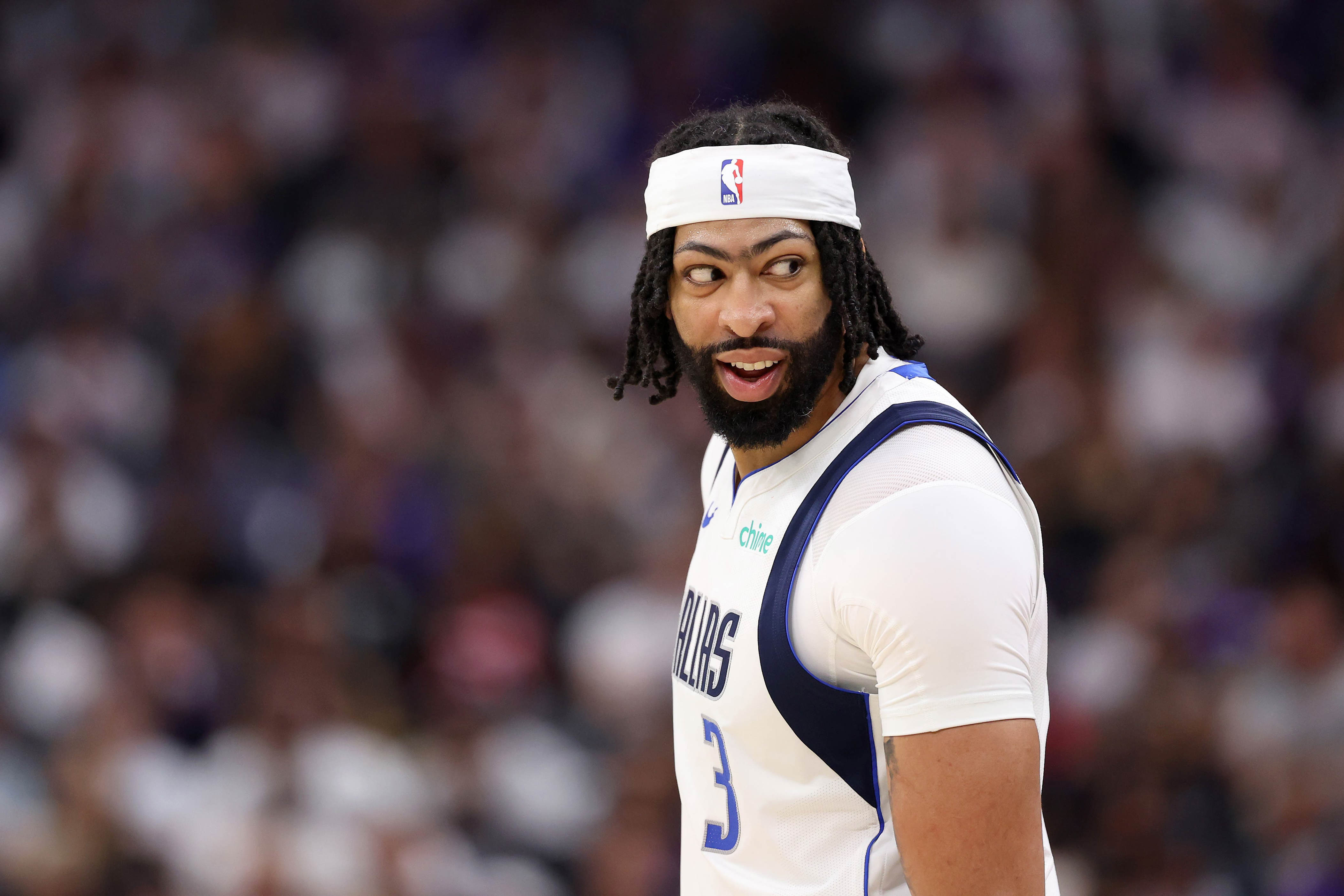 Mavericks' Anthony Davis breaks silence on weight gain