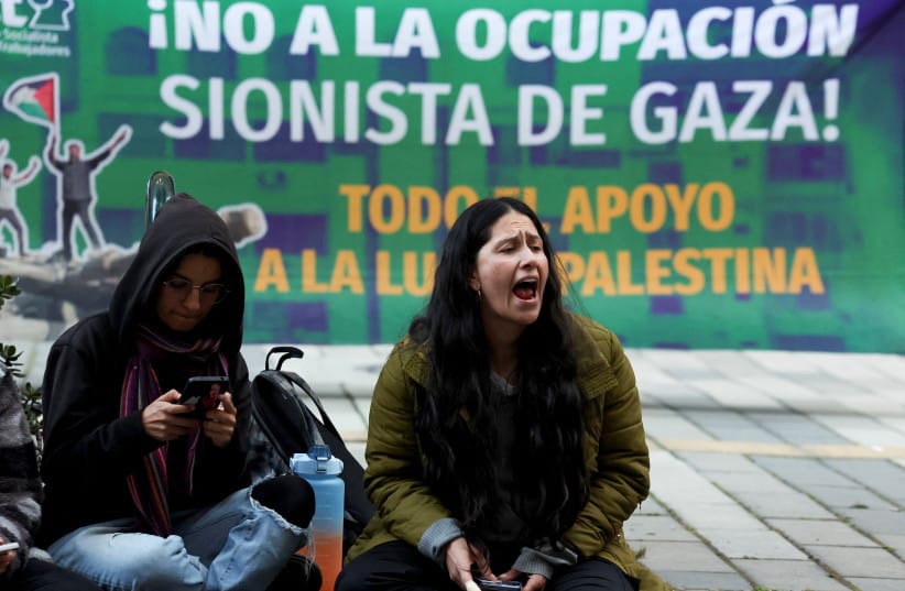 Colombian President Gustavo Petro expels Israeli diplomats