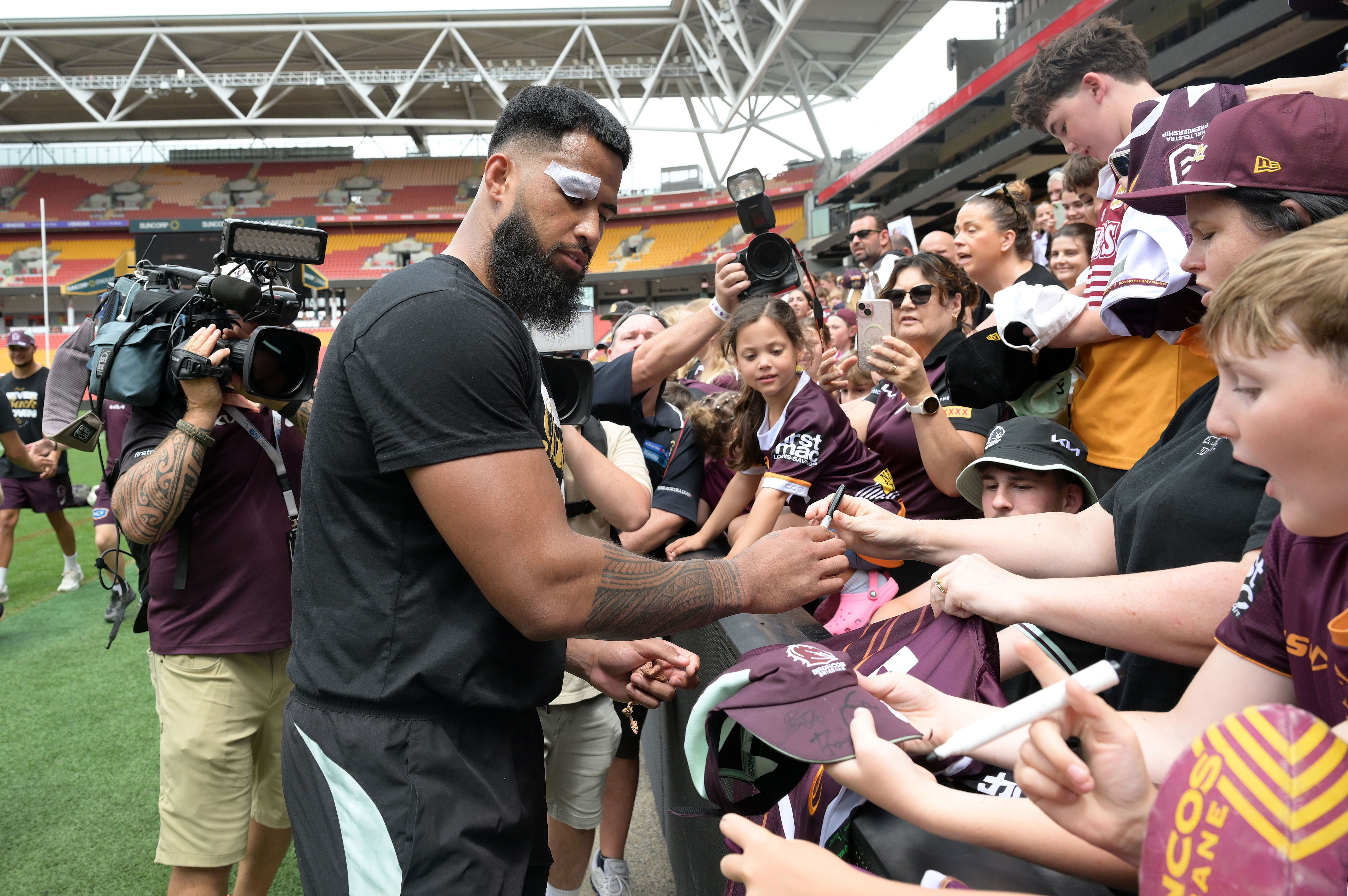 Broncos make $3.5 million move in bid to stop superstar Payne Haas ...