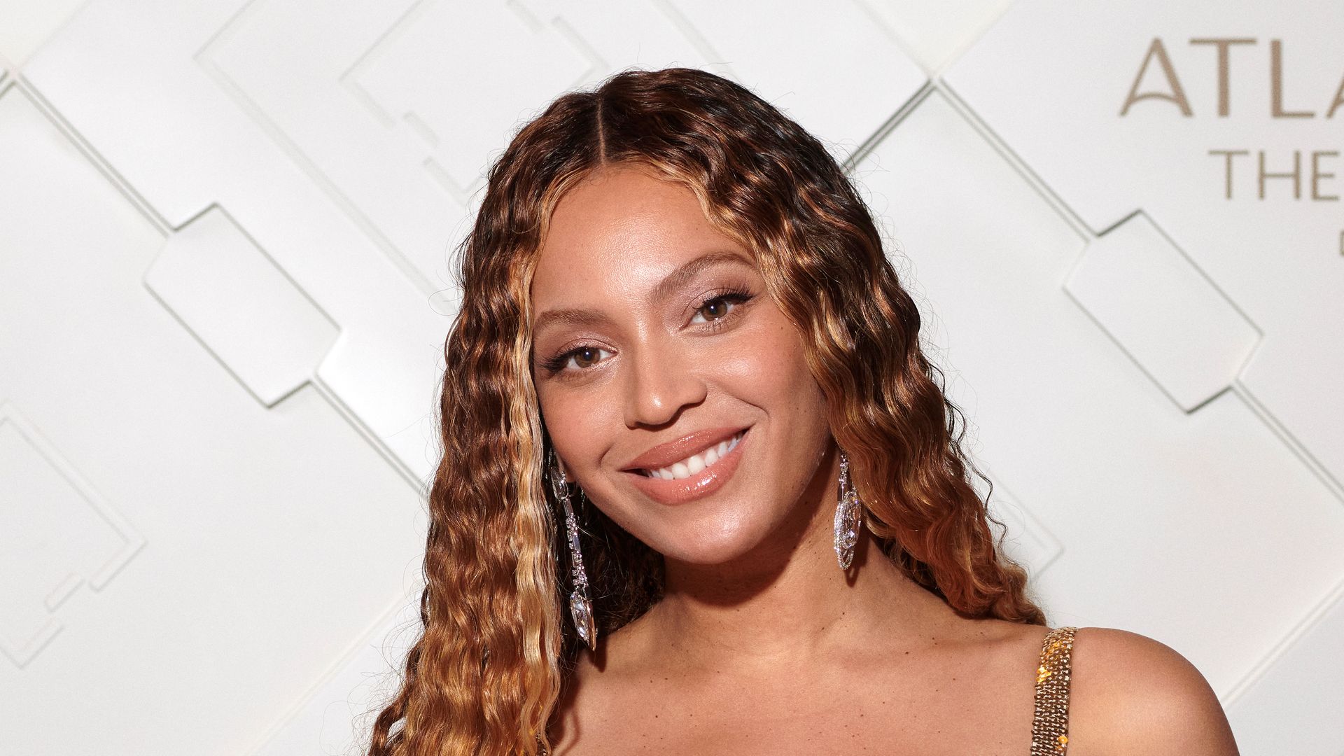 Beyoncé's daughter Rumi is the life of the party in new photos from ...