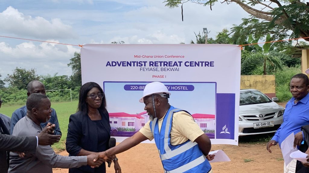 Mid-Ghana Conference of SDA church cuts sod for construction of retreat ...