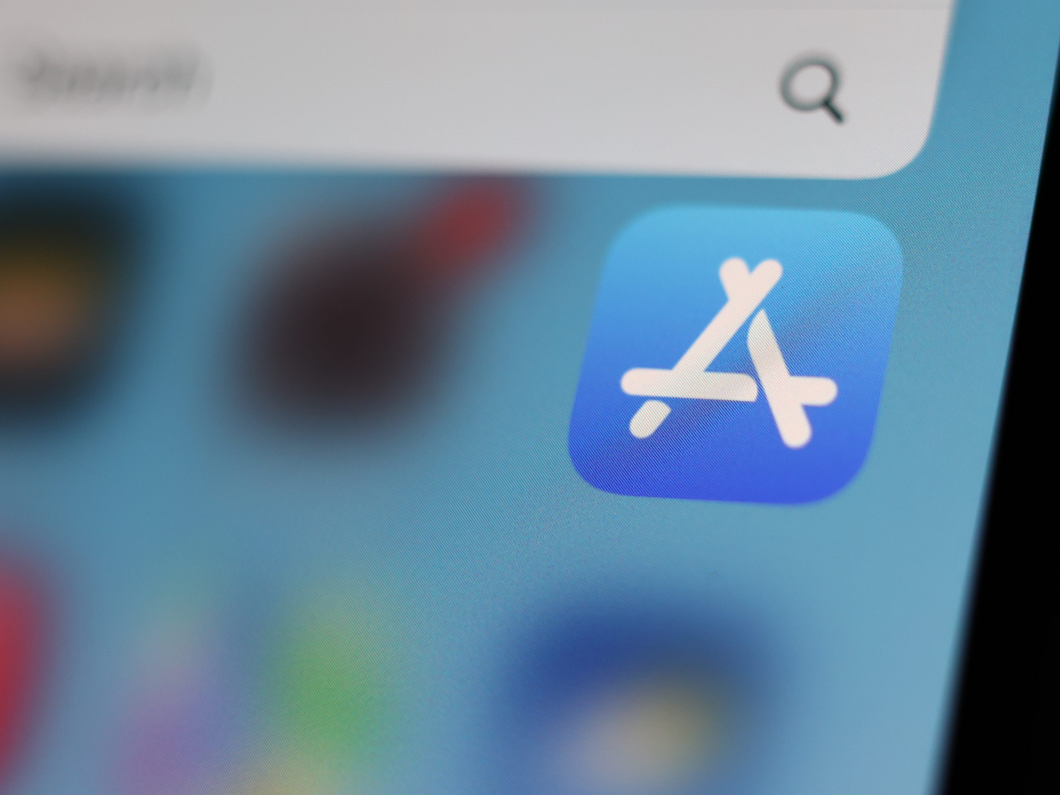 Apple removes ICEBlock app from App Store