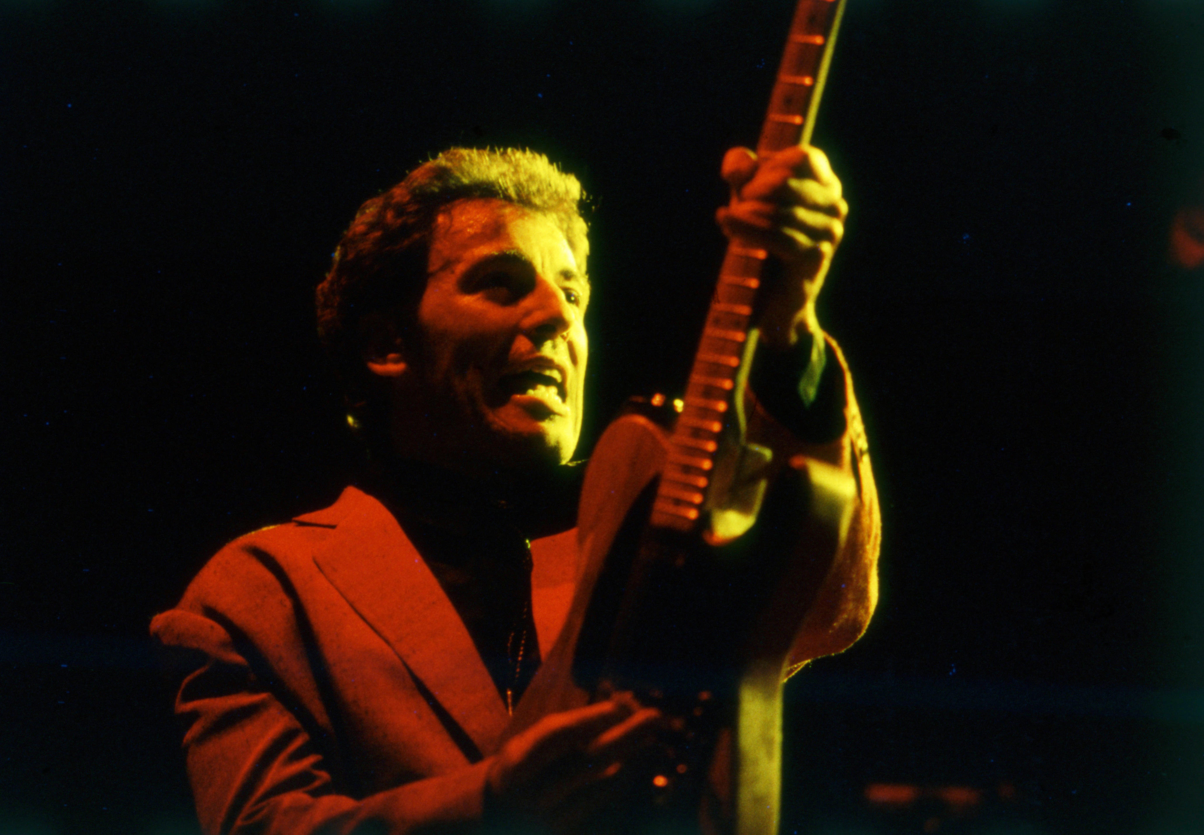 First leg of Bruce Springsteen's 'Tunnel of Love Express' is a triumph ...
