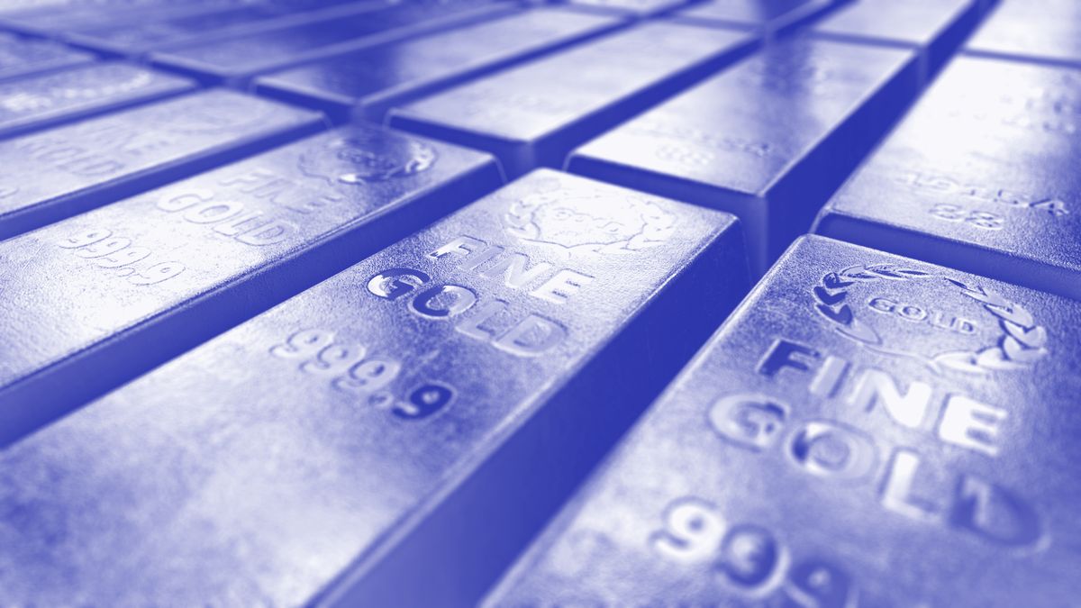Gold stocks rally as bullion prices touch record high
