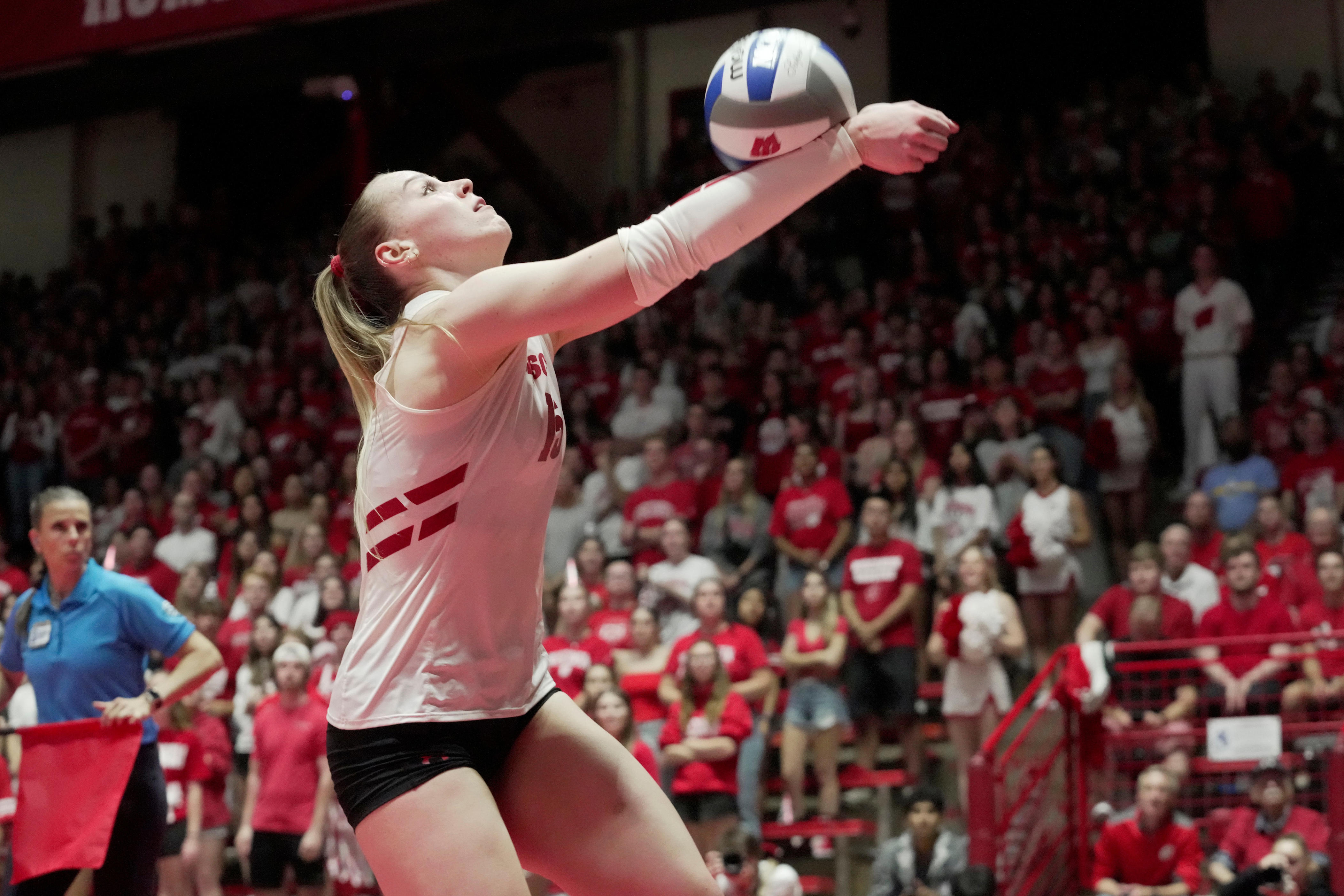 What channel is Wisconsin volleyball vs Oregon on today? Time, TV ...