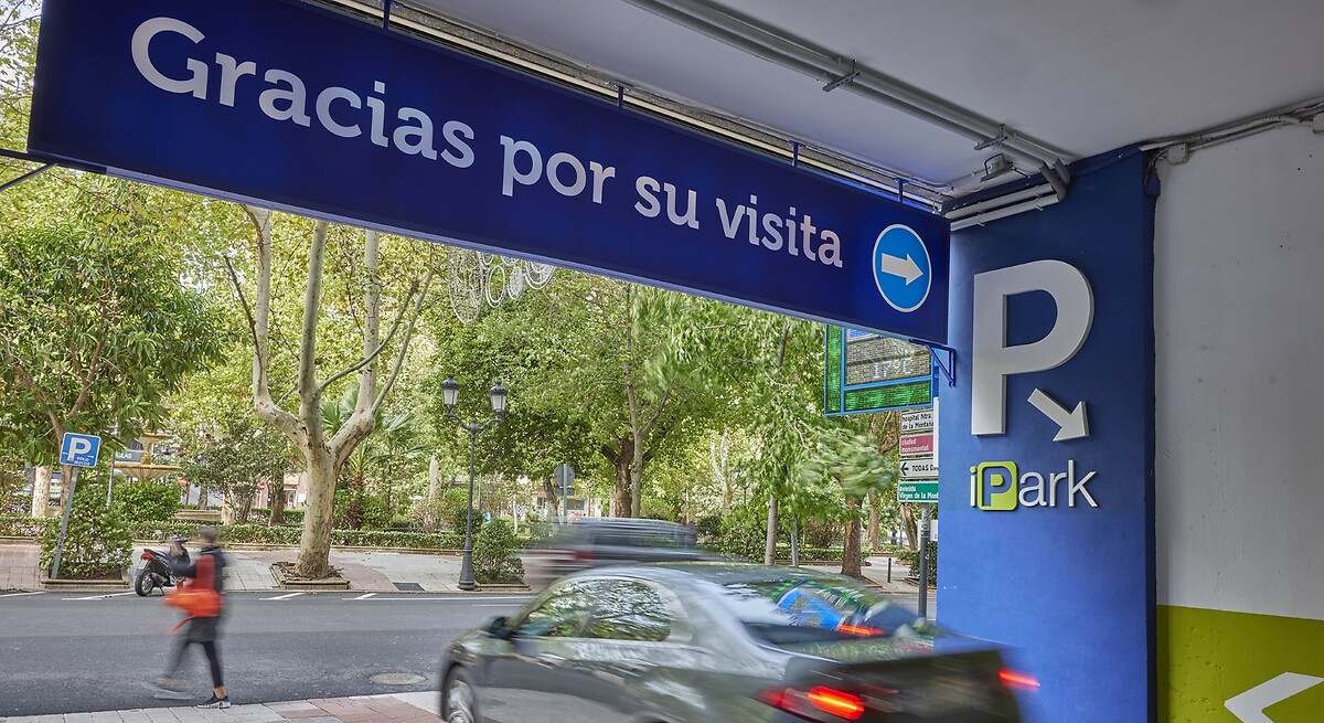 Elliott aprovecha la fiebre inversora por los parkings y saca a la ...