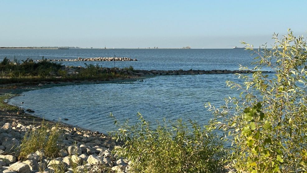 Public shares thoughts on Green Bay waterfront restoration, flooding ...