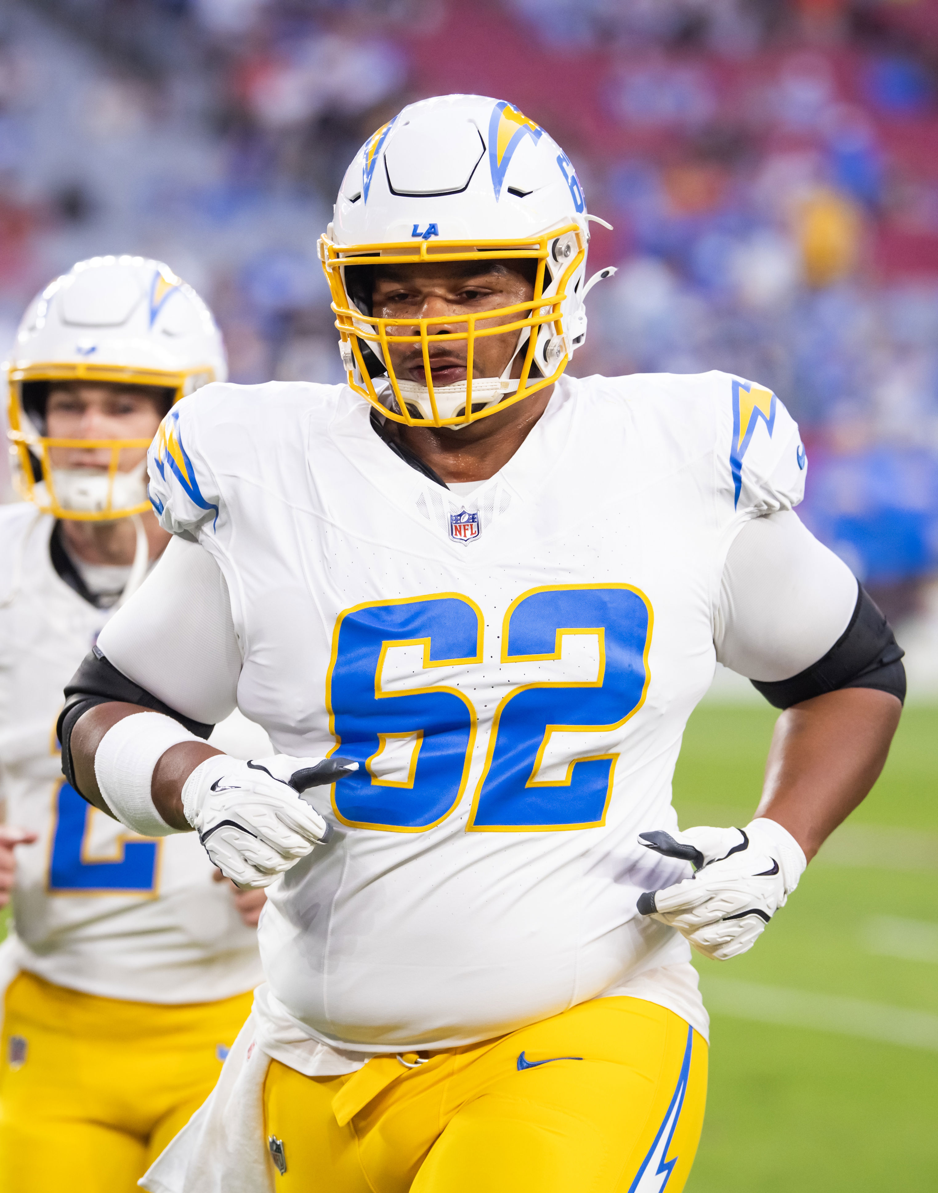 Chargers sign back familiar OL, release rookie center from practice squad