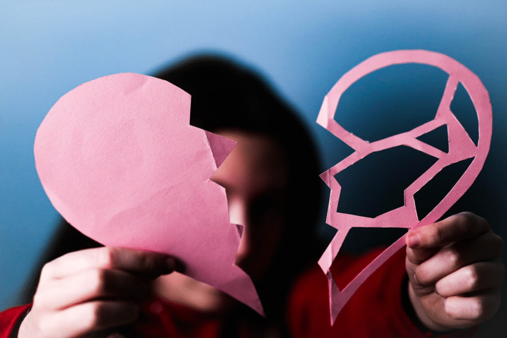 Very Lonely People All Share These 6 Common Traits