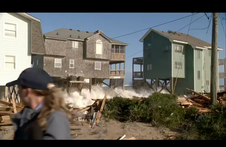 Watch: Unoccupied home on North Carolina's Outer Banks collapses into ...