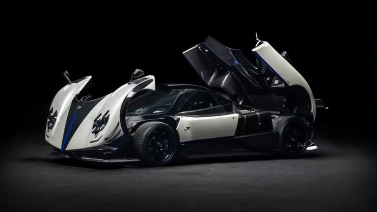 Two Tennessee Volunteers Named to Prestigious Award's Watch List