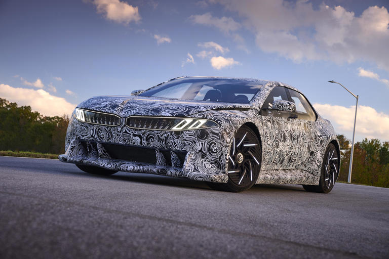 2028 BMW M3 hybrid spotted testing