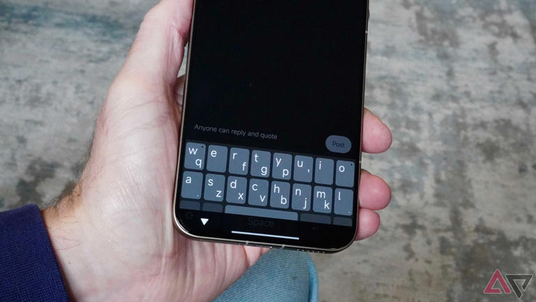 I tried a weird 16-key keyboard, and it made me rethink phone typing